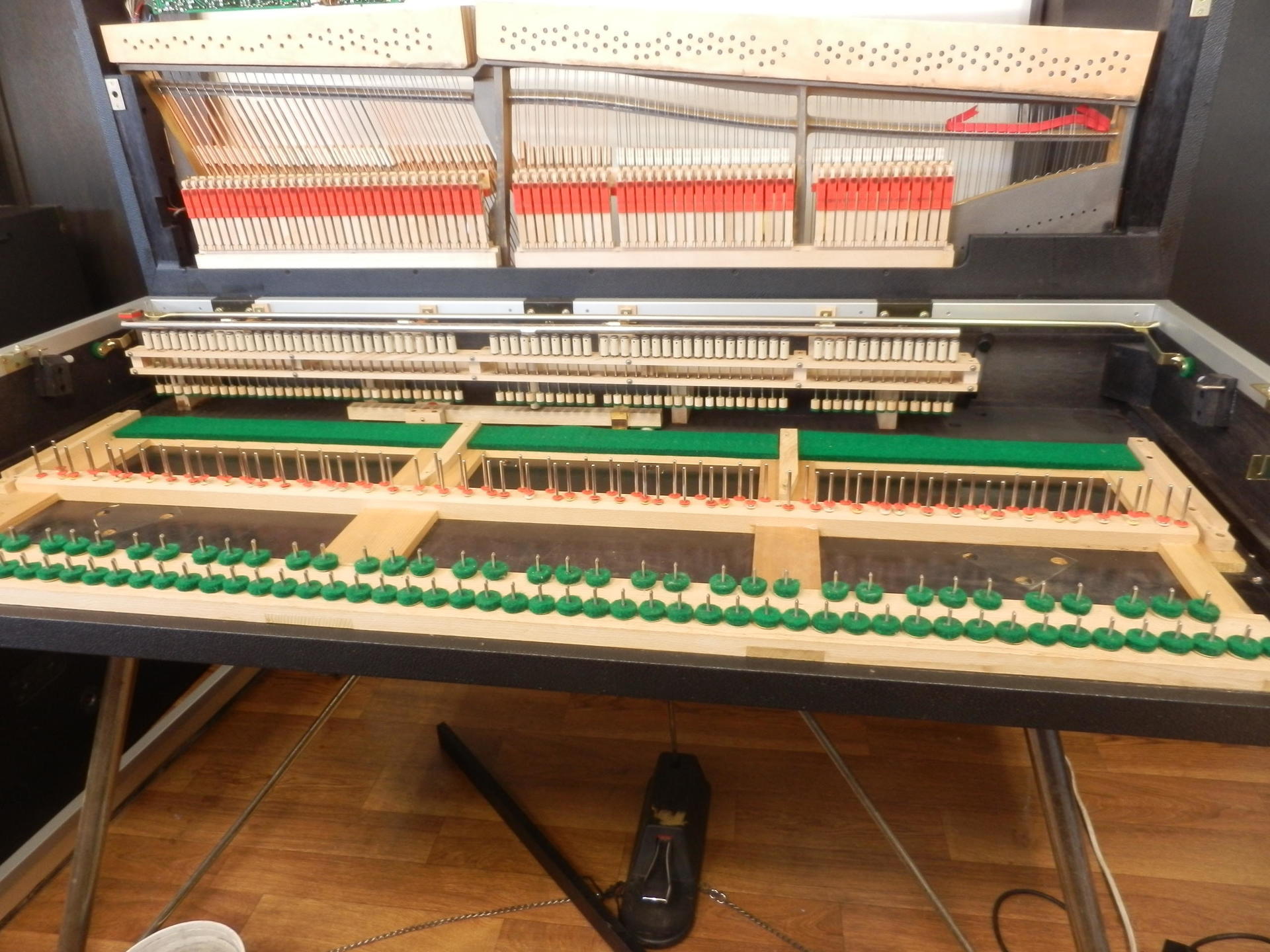 ヤマハ エレクトリック グランド ピアノ CP80 修理・調整中: 厚木のピアノ職人・VIRA JAPAN